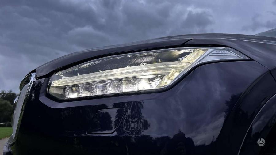 Blue Volvo XC90 2016 in Utena, with an engine capacity of 1.97 L and mileage of 277 thousand km for 16750 €, photo 40 on AUTOMOTO.COM.LV