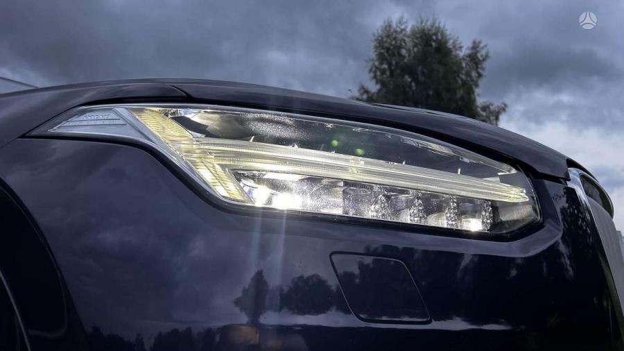 Blue Volvo XC90 2016 in Utena, with an engine capacity of 1.97 L and mileage of 277 thousand km for 16750 €, photo 41 on AUTOMOTO.COM.LV