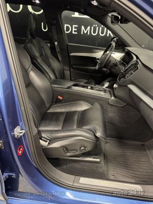 Blue Volvo XC90 2017 in Tallinn, with an engine capacity of 2.00 L and mileage of 165 thousand km for 31995 €, photo 13 on AUTOMOTO.COM.LV