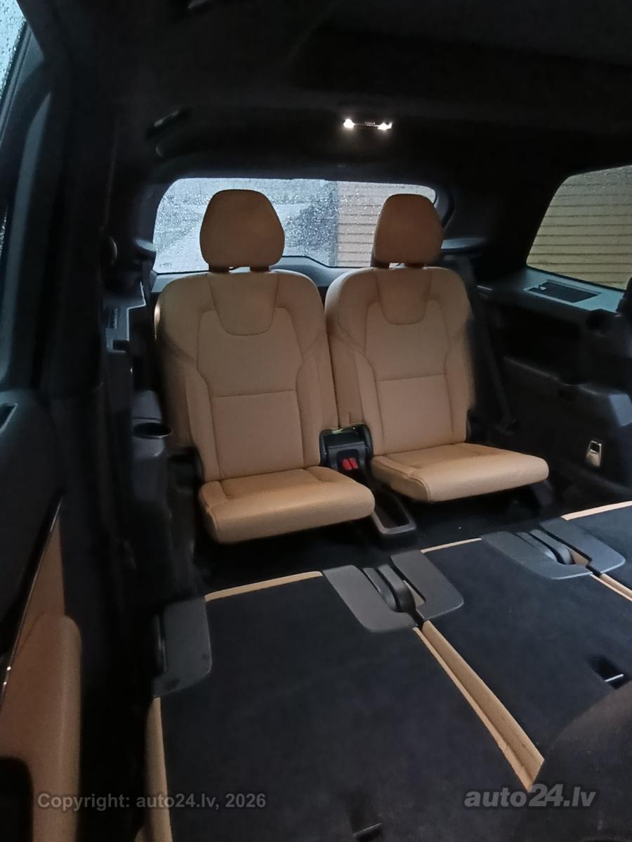 Blue Volvo XC90 2017 in Tallinn, with an engine capacity of 2.00 L and mileage of 191 thousand km for 31200 €, photo 8 on AUTOMOTO.COM.LV
