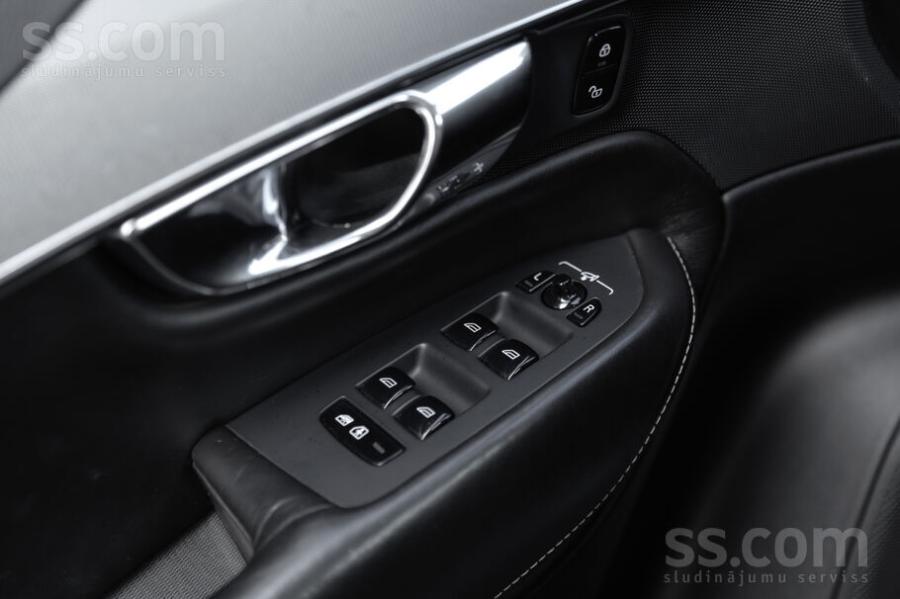Zils Volvo XC90 2017 Rīga, ar dzinēja tilpumu 2.00 L un nobraukumu 175 tūkst. km par 19990 €, foto 14 vietnē AUTOMOTO.COM.LV