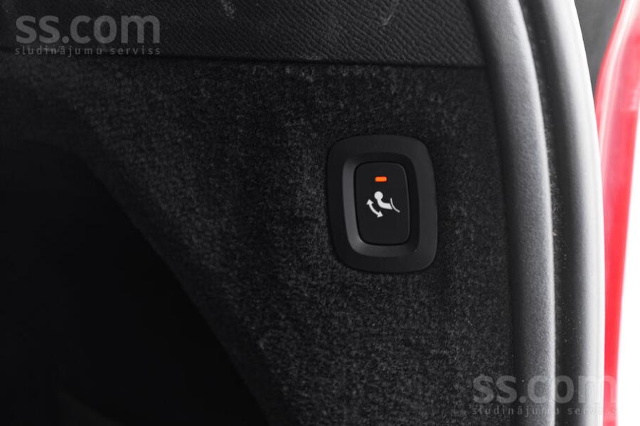 Zils Volvo XC90 2017 Rīga, ar dzinēja tilpumu 2.00 L un nobraukumu 175 tūkst. km par 19990 €, foto 29 vietnē AUTOMOTO.COM.LV