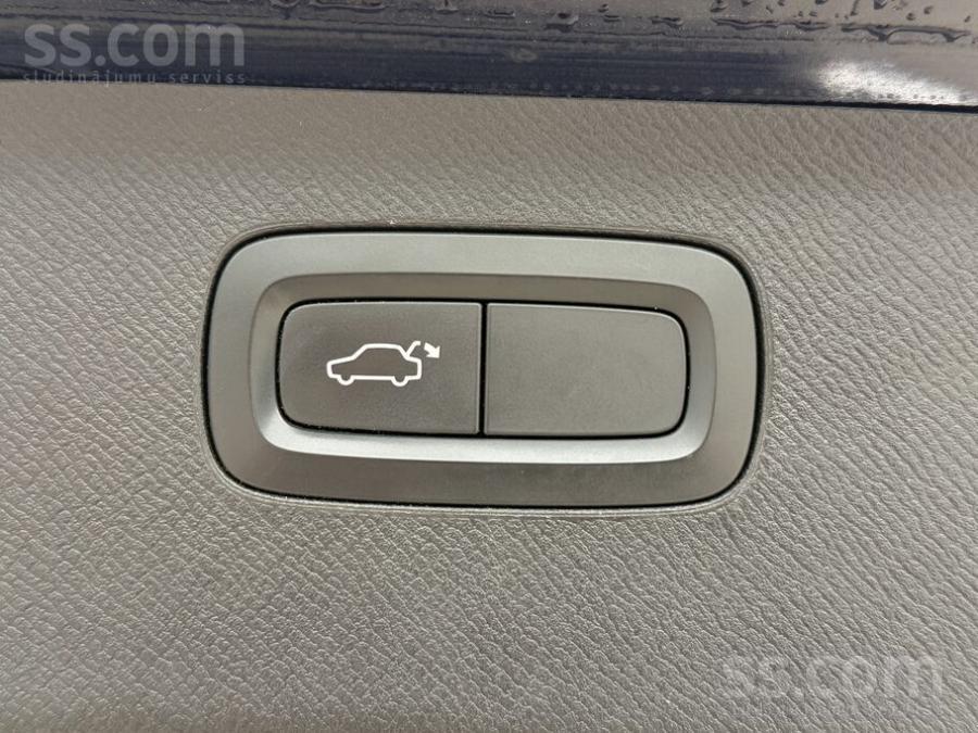 Zils Volvo XC90 2017 Rīga, ar dzinēja tilpumu 2.00 L un nobraukumu 249 tūkst. km par 21700 €, foto 20 vietnē AUTOMOTO.COM.LV
