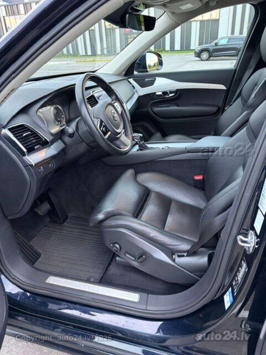 Blue Volvo XC90 2017 in Tallinn, with an engine capacity of 2.00 L and mileage of 255 thousand km for 24300 €, photo 7 on AUTOMOTO.COM.LV
