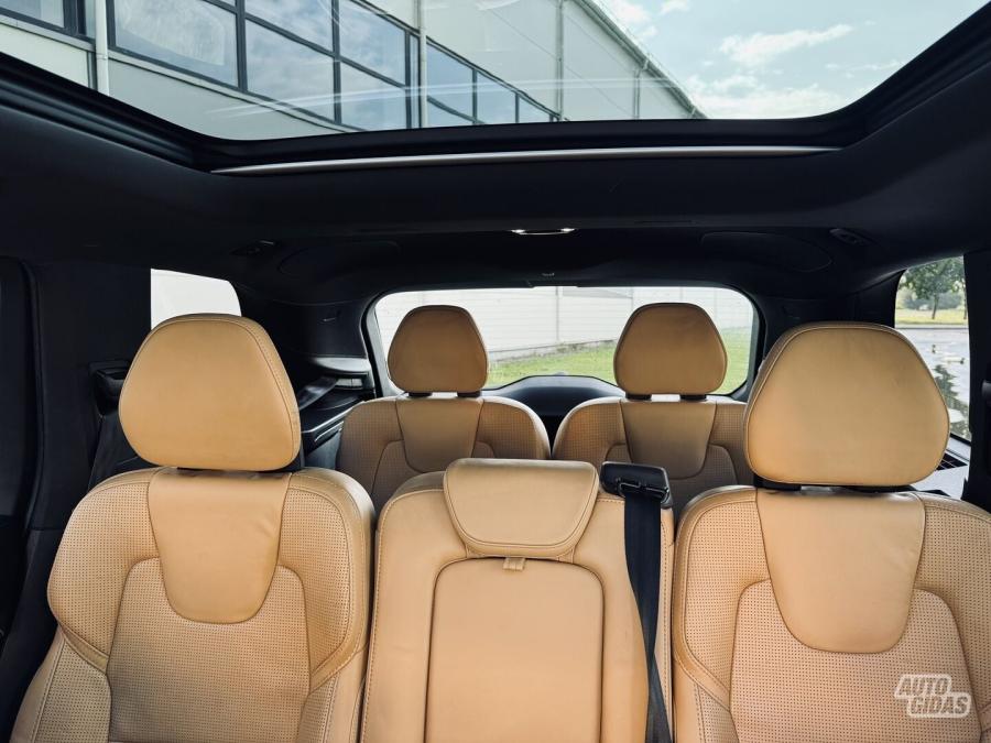 Blue Volvo XC90 2017 in Kaunas, with an engine capacity of 2.00 L and mileage of 213 thousand km for 22300 €, photo 13 on AUTOMOTO.COM.LV