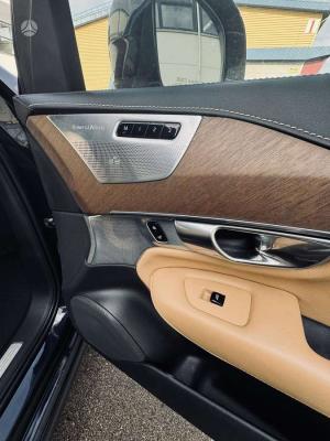 Blue Volvo XC90 2017 in Kaunas, with an engine capacity of 2.00 L and mileage of 213 thousand km for 22300 €, photo 15 on AUTOMOTO.COM.LV