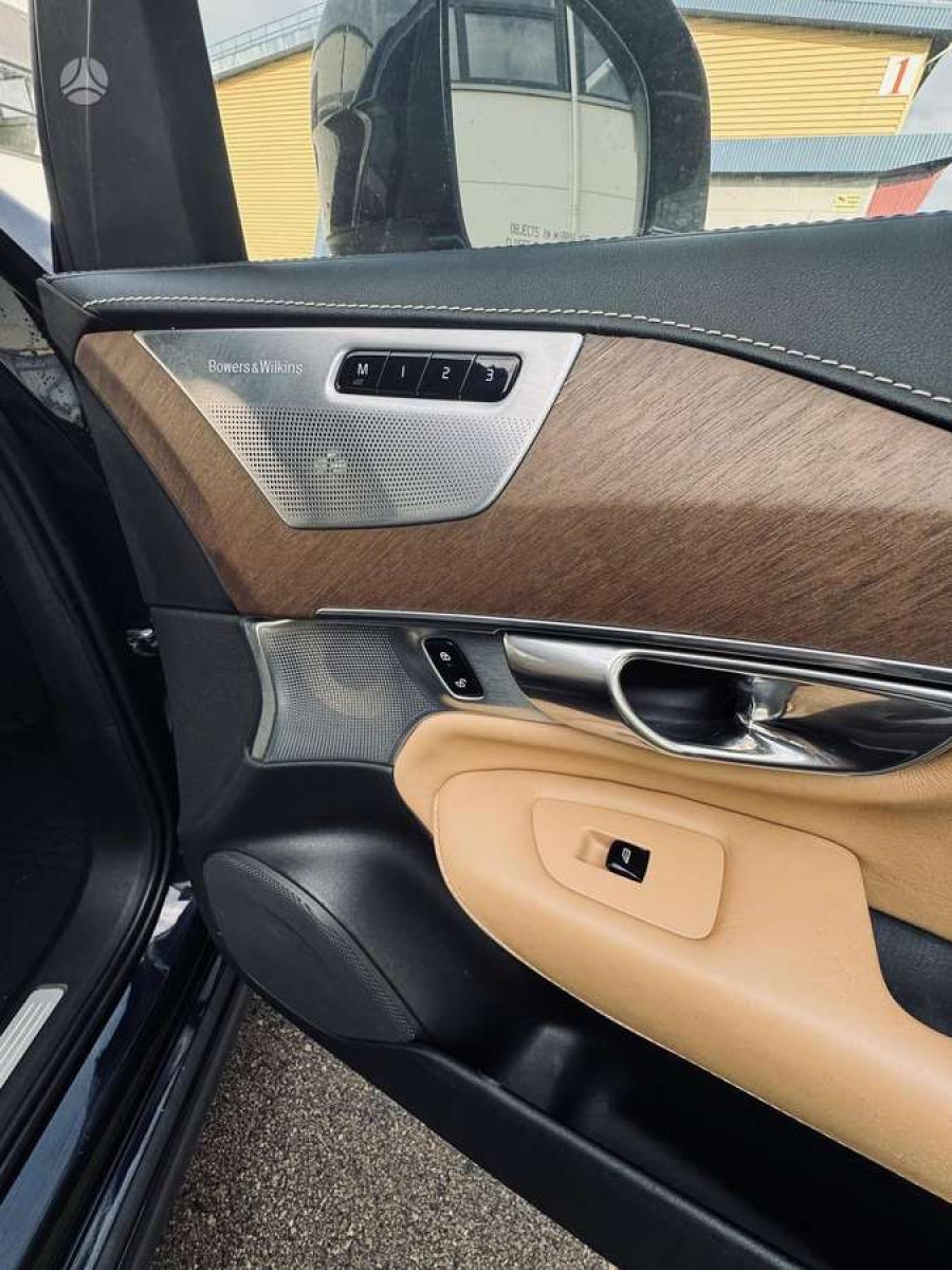 Blue Volvo XC90 2017 in Kaunas, with an engine capacity of 2.00 L and mileage of 213 thousand km for 22300 €, photo 15 on AUTOMOTO.COM.LV