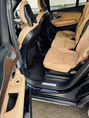 Blue Volvo XC90 2017 in Kaunas, with an engine capacity of 2.00 L and mileage of 213 thousand km for 22300 €, photo 17 on AUTOMOTO.COM.LV