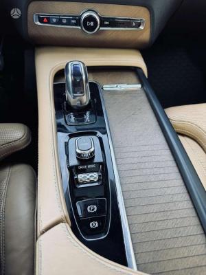 Blue Volvo XC90 2017 in Kaunas, with an engine capacity of 2.00 L and mileage of 213 thousand km for 22300 €, photo 20 on AUTOMOTO.COM.LV