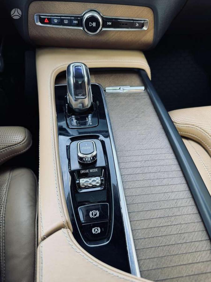 Blue Volvo XC90 2017 in Kaunas, with an engine capacity of 2.00 L and mileage of 213 thousand km for 22300 €, photo 20 on AUTOMOTO.COM.LV