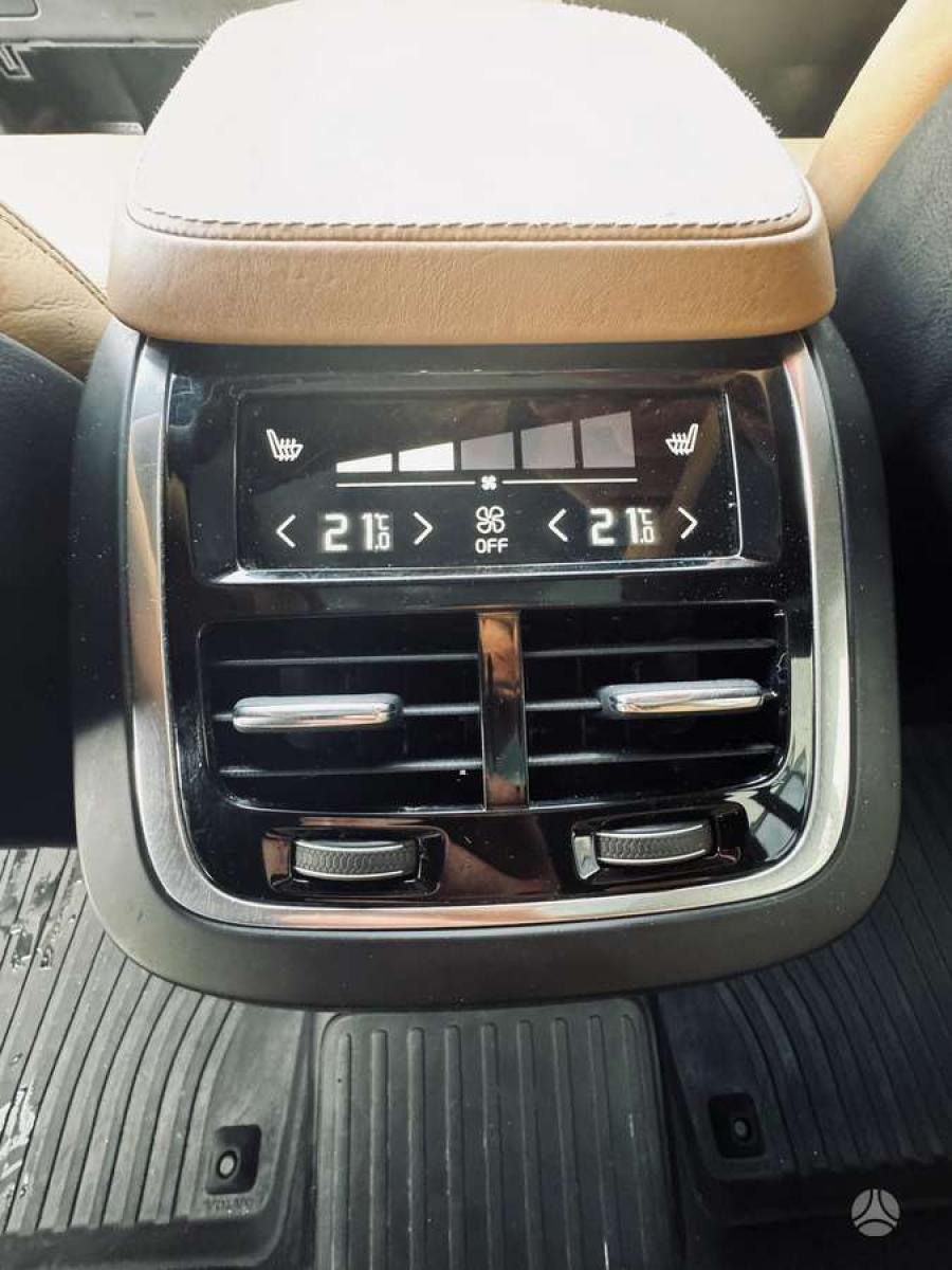 Blue Volvo XC90 2017 in Kaunas, with an engine capacity of 2.00 L and mileage of 213 thousand km for 22300 €, photo 22 on AUTOMOTO.COM.LV