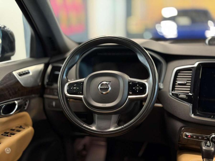 Blue Volvo XC90 2017 in Klaipeda, with an engine capacity of 1.97 L and mileage of 157 thousand km for 21900 €, photo 12 on AUTOMOTO.COM.LV