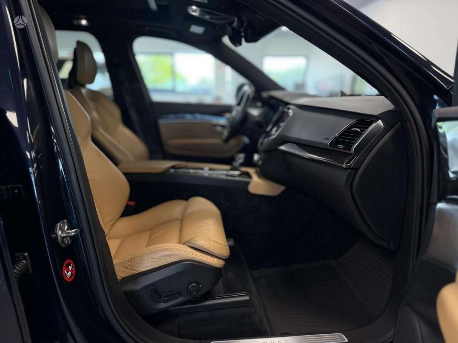 Blue Volvo XC90 2017 in Klaipeda, with an engine capacity of 1.97 L and mileage of 157 thousand km for 21900 €, photo 13 on AUTOMOTO.COM.LV