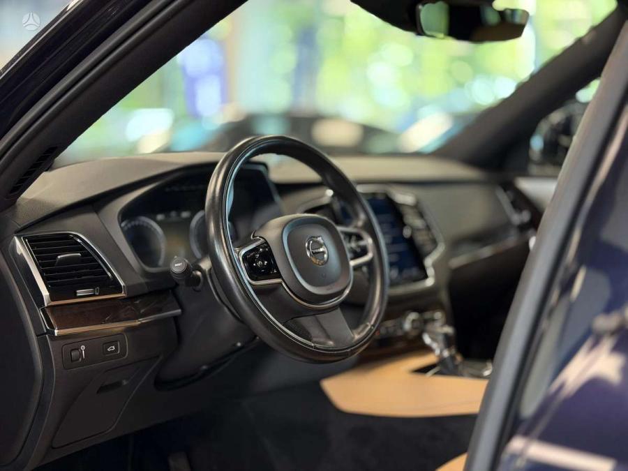 Blue Volvo XC90 2017 in Klaipeda, with an engine capacity of 1.97 L and mileage of 157 thousand km for 21900 €, photo 15 on AUTOMOTO.COM.LV