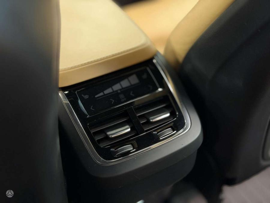 Blue Volvo XC90 2017 in Klaipeda, with an engine capacity of 1.97 L and mileage of 157 thousand km for 21900 €, photo 26 on AUTOMOTO.COM.LV