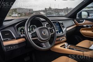 Blue Volvo XC90 2017 in Riga, with an engine capacity of 2.00 L and mileage of 249 thousand km for 21500 €, photo 7 on AUTOMOTO.COM.LV