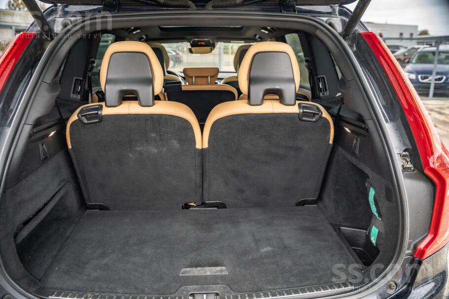 Blue Volvo XC90 2017 in Riga, with an engine capacity of 2.00 L and mileage of 249 thousand km for 21500 €, photo 22 on AUTOMOTO.COM.LV