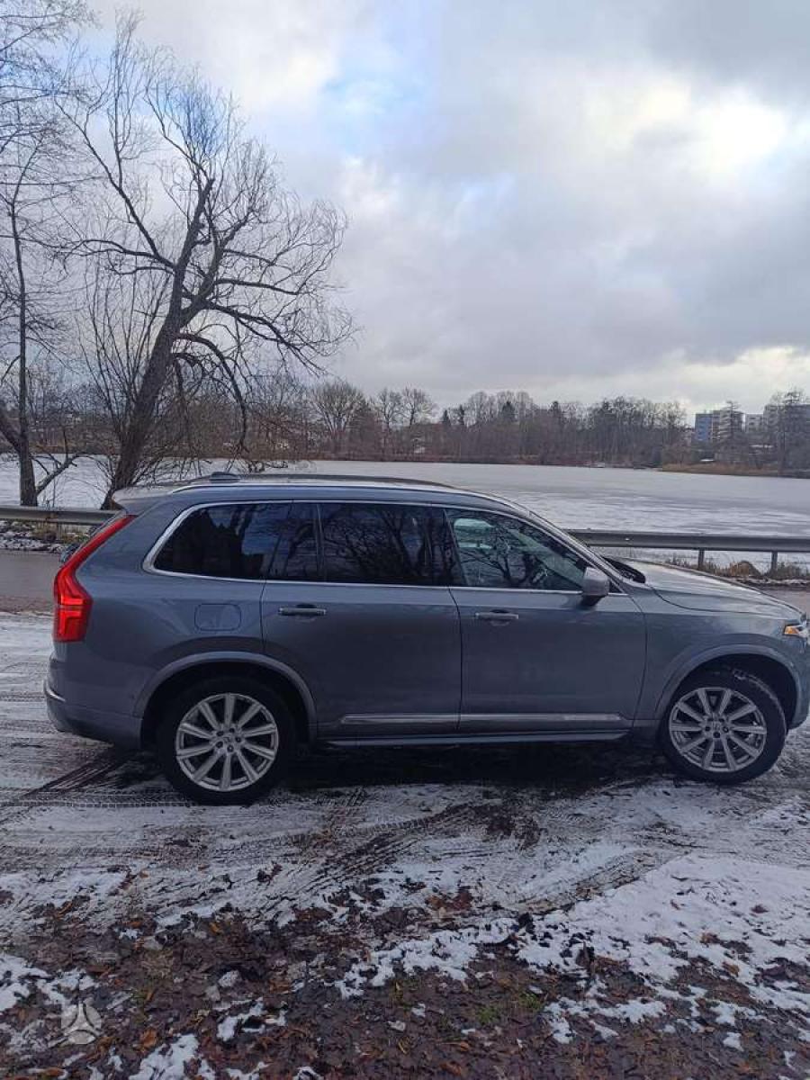 Blue Volvo XC90 2018 in Vilnius, with an engine capacity of 1.97 L and mileage of 189 thousand km for 24500 €, photo 8 on AUTOMOTO.COM.LV