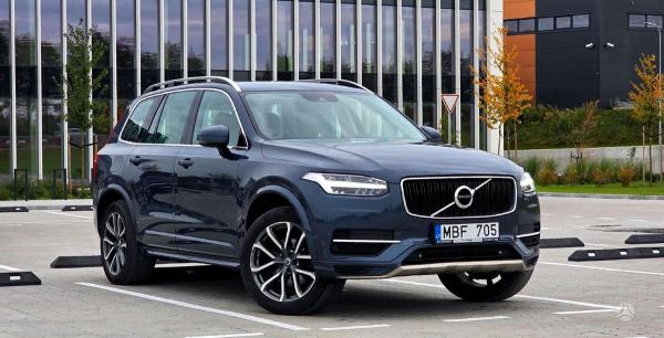 Blue Volvo XC90 2018 in Vilnius, with an engine capacity of 2.00 L and mileage of 354 thousand km for 15900 €, photo 2 on AUTOMOTO.COM.LV