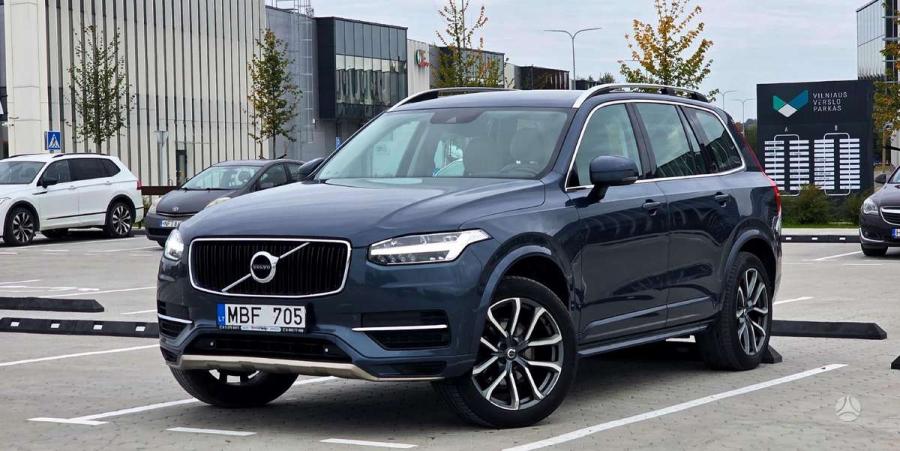 Blue Volvo XC90 2018 in Vilnius, with an engine capacity of 2.00 L and mileage of 354 thousand km for 15900 €, photo 6 on AUTOMOTO.COM.LV