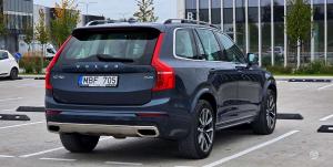 Blue Volvo XC90 2018 in Vilnius, with an engine capacity of 2.00 L and mileage of 354 thousand km for 15900 €, photo 7 on AUTOMOTO.COM.LV