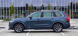 Blue Volvo XC90 2018 in Vilnius, with an engine capacity of 2.00 L and mileage of 354 thousand km for 15900 €, photo 10 on AUTOMOTO.COM.LV