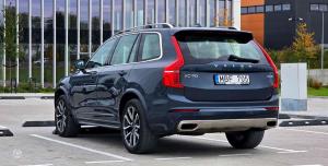 Blue Volvo XC90 2018 in Vilnius, with an engine capacity of 2.00 L and mileage of 35 thousand km for 17800 €, photo 9 on AUTOMOTO.COM.LV