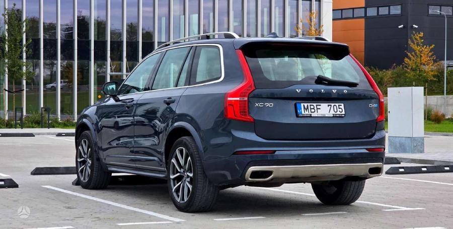 Blue Volvo XC90 2018 in Vilnius, with an engine capacity of 2.00 L and mileage of 35 thousand km for 17800 €, photo 9 on AUTOMOTO.COM.LV