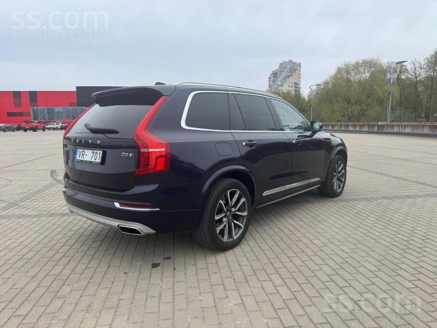 Blue Volvo XC90 2018 in Riga, with an engine capacity of 2.00 L and mileage of 160 thousand km for 28000 €, photo 5 on AUTOMOTO.COM.LV