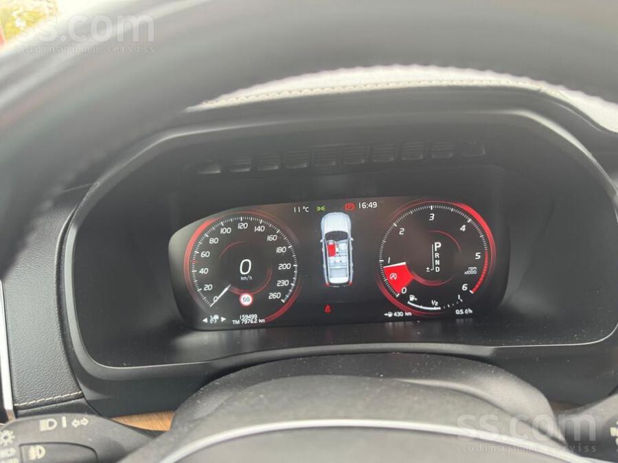 Blue Volvo XC90 2018 in Riga, with an engine capacity of 2.00 L and mileage of 160 thousand km for 28000 €, photo 10 on AUTOMOTO.COM.LV