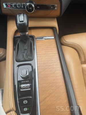 Blue Volvo XC90 2018 in Riga, with an engine capacity of 2.00 L and mileage of 160 thousand km for 28000 €, photo 12 on AUTOMOTO.COM.LV