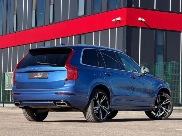 Blue Volvo XC90 2018 in Riga, with an engine capacity of 2.00 L and mileage of 93 thousand km for 27500 €, photo 2 on AUTOMOTO.COM.LV