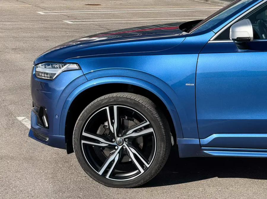 Blue Volvo XC90 2018 in Riga, with an engine capacity of 2.00 L and mileage of 93 thousand km for 27500 €, photo 5 on AUTOMOTO.COM.LV