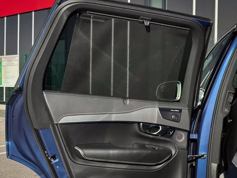 Blue Volvo XC90 2018 in Riga, with an engine capacity of 2.00 L and mileage of 93 thousand km for 27500 €, photo 14 on AUTOMOTO.COM.LV