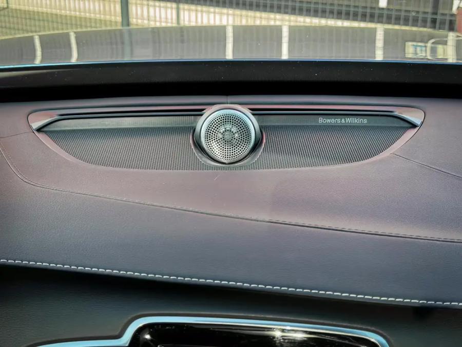 Blue Volvo XC90 2018 in Riga, with an engine capacity of 2.00 L and mileage of 93 thousand km for 27500 €, photo 17 on AUTOMOTO.COM.LV