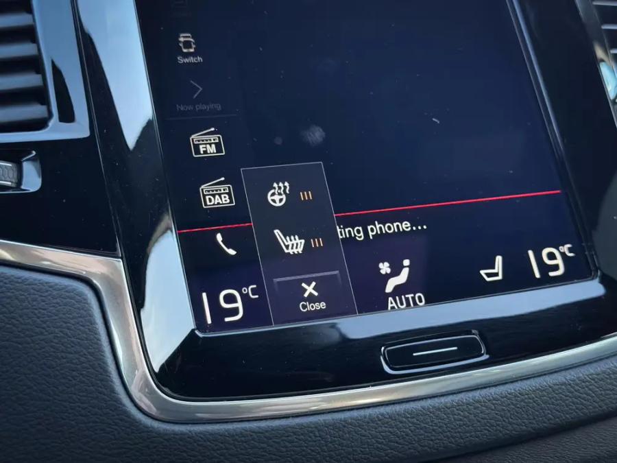 Blue Volvo XC90 2018 in Riga, with an engine capacity of 2.00 L and mileage of 93 thousand km for 27500 €, photo 25 on AUTOMOTO.COM.LV