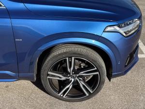 Blue Volvo XC90 2018 in Riga, with an engine capacity of 2.00 L and mileage of 93 thousand km for 27500 €, photo 38 on AUTOMOTO.COM.LV