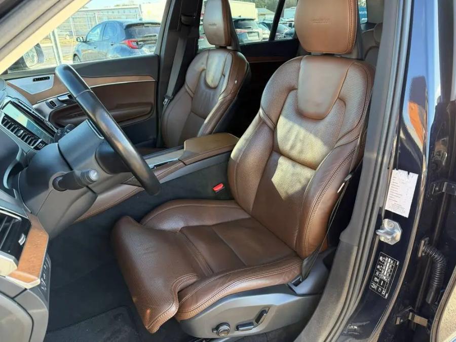 Zils Volvo XC90 2018 Rīga, ar dzinēja tilpumu 2.00 L un nobraukumu 113 tūkst. km par 31000 €, foto 7 vietnē AUTOMOTO.COM.LV