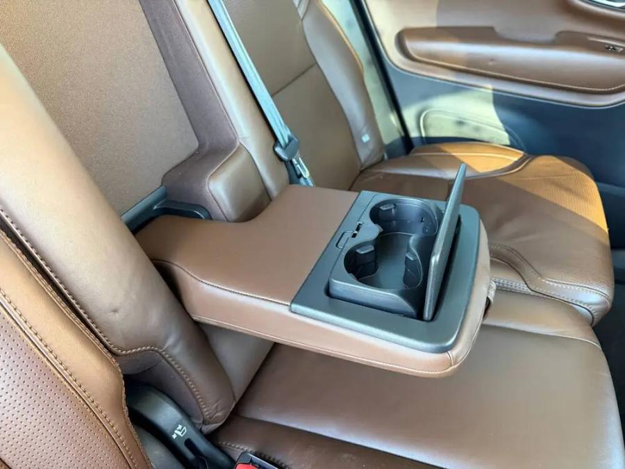 Zils Volvo XC90 2018 Rīga, ar dzinēja tilpumu 2.00 L un nobraukumu 113 tūkst. km par 31000 €, foto 12 vietnē AUTOMOTO.COM.LV