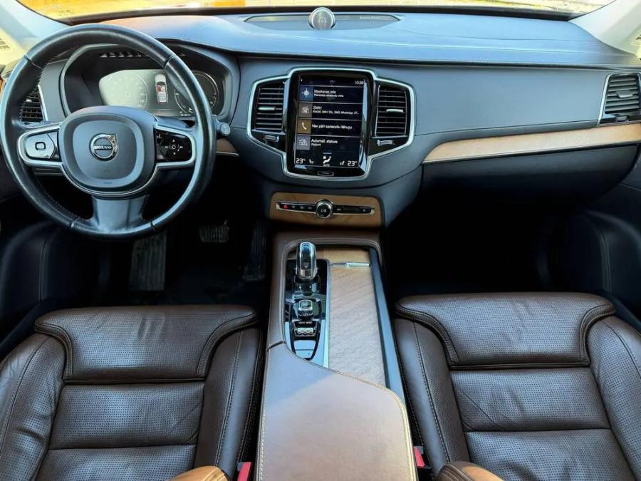 Zils Volvo XC90 2018 Rīga, ar dzinēja tilpumu 2.00 L un nobraukumu 113 tūkst. km par 31000 €, foto 14 vietnē AUTOMOTO.COM.LV