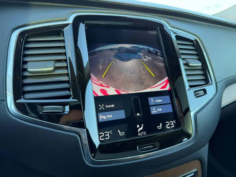 Zils Volvo XC90 2018 Rīga, ar dzinēja tilpumu 2.00 L un nobraukumu 113 tūkst. km par 31000 €, foto 23 vietnē AUTOMOTO.COM.LV