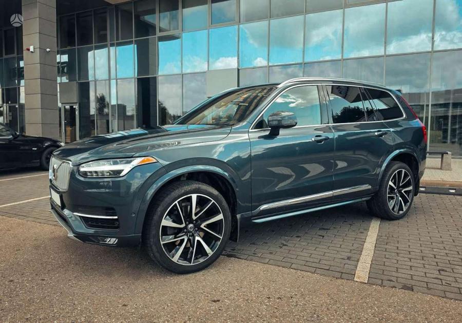 Blue Volvo XC90 2018 in Vilnius, with an engine capacity of 1.97 L and mileage of 88 thousand km for 26200 €, photo 4 on AUTOMOTO.COM.LV