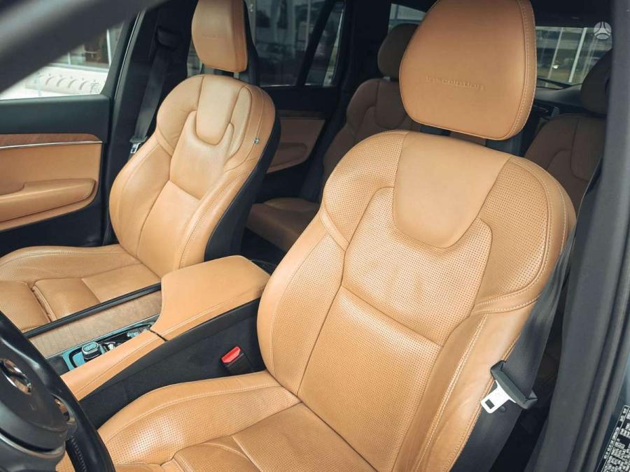 Blue Volvo XC90 2018 in Vilnius, with an engine capacity of 1.97 L and mileage of 88 thousand km for 26200 €, photo 8 on AUTOMOTO.COM.LV
