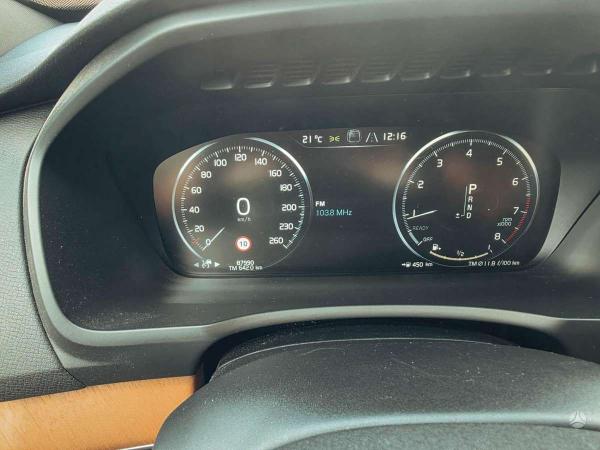 Blue Volvo XC90 2018 in Vilnius, with an engine capacity of 1.97 L and mileage of 88 thousand km for 26200 €, photo 10 on AUTOMOTO.COM.LV