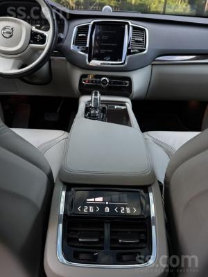 Zils Volvo XC90 2018 Rīga, ar dzinēja tilpumu 2.00 L un nobraukumu 157 tūkst. km par 32000 €, foto 24 vietnē AUTOMOTO.COM.LV