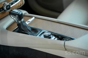 Zils Volvo XC90 2018 Rīga, ar dzinēja tilpumu 2.00 L un nobraukumu 183 tūkst. km par 26900 €, foto 17 vietnē AUTOMOTO.COM.LV