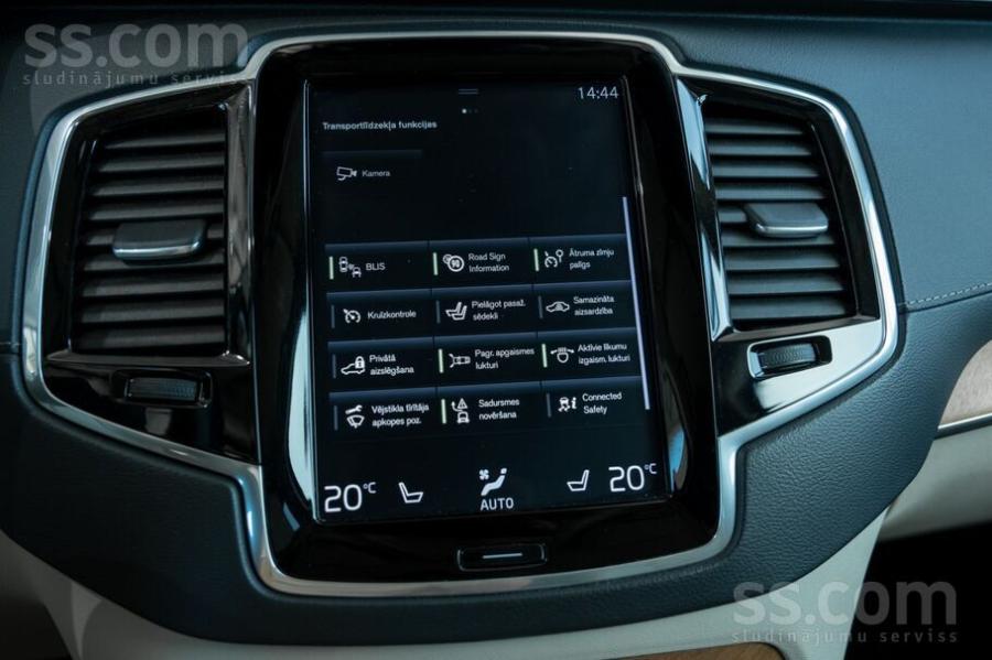Zils Volvo XC90 2018 Rīga, ar dzinēja tilpumu 2.00 L un nobraukumu 183 tūkst. km par 26900 €, foto 24 vietnē AUTOMOTO.COM.LV
