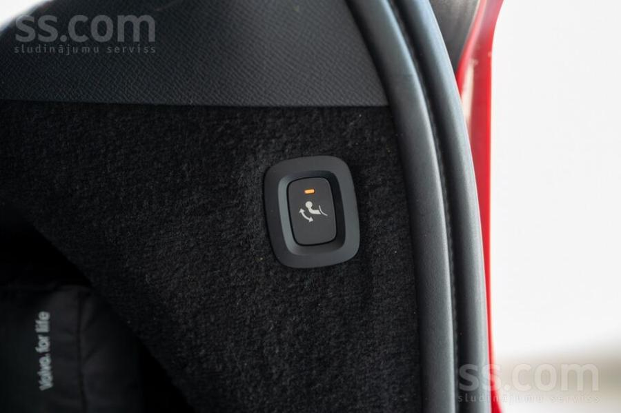 Zils Volvo XC90 2018 Rīga, ar dzinēja tilpumu 2.00 L un nobraukumu 183 tūkst. km par 26900 €, foto 26 vietnē AUTOMOTO.COM.LV