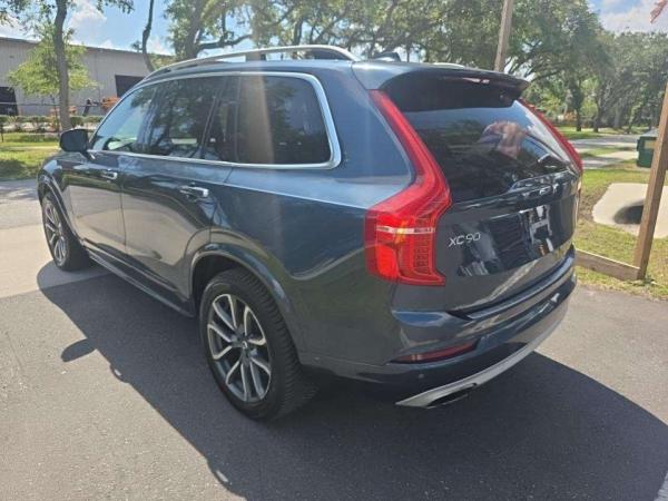 Volvo XC90 2018 in Kaunas on AUTOMOTO.COM.LV Blue Volvo XC90 2018 in Kaunas, with an engine capacity of 1.97 L and mileage of 184 thousand km for 18800 €, photo 3 on AUTOMOTO.COM.LV
