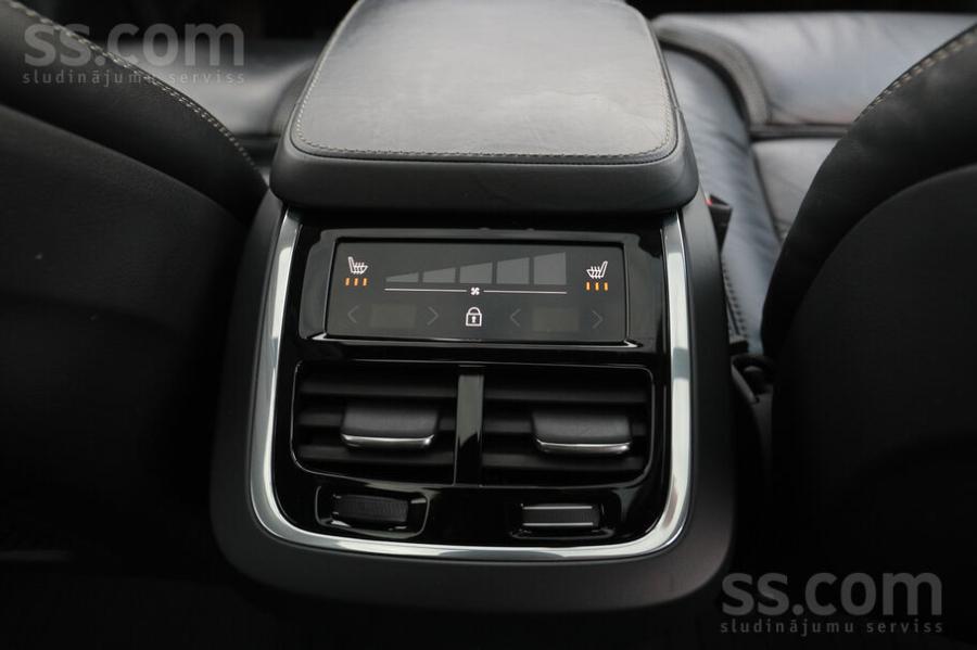 Zils Volvo XC90 2018 Rīga, ar dzinēja tilpumu 2.00 L un nobraukumu 222 tūkst. km par 21990 €, foto 23 vietnē AUTOMOTO.COM.LV